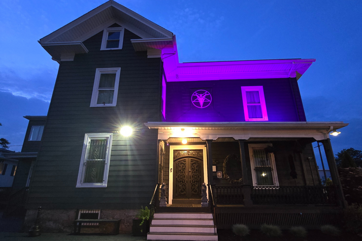 Guided tour of The Satanic Temple Salem – The Satanic Suite